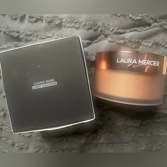 laura mercier | Makeup | Laura Mercier Setting Powder Light Catcher In ...